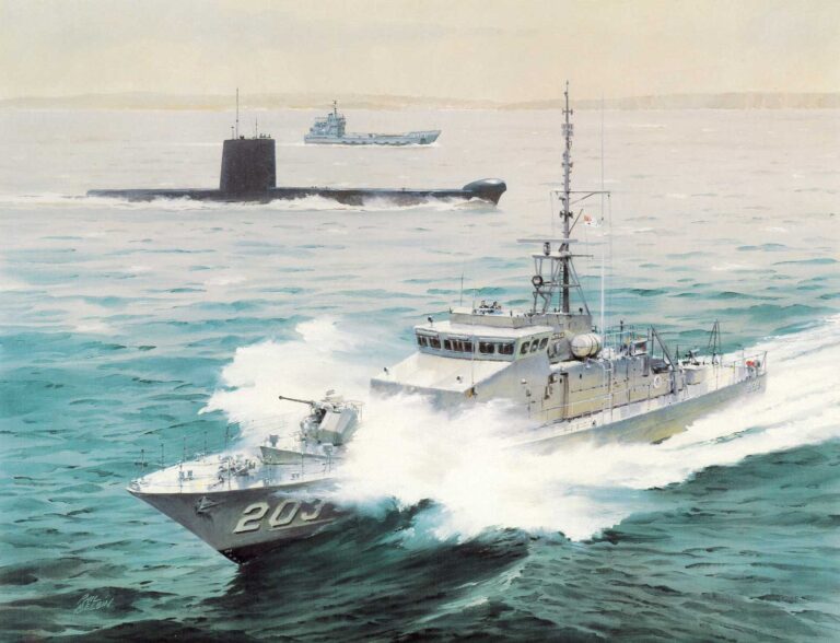 HMA ships LABUAN and FREMANTLE with OBERON submarine - Naval Historical ...